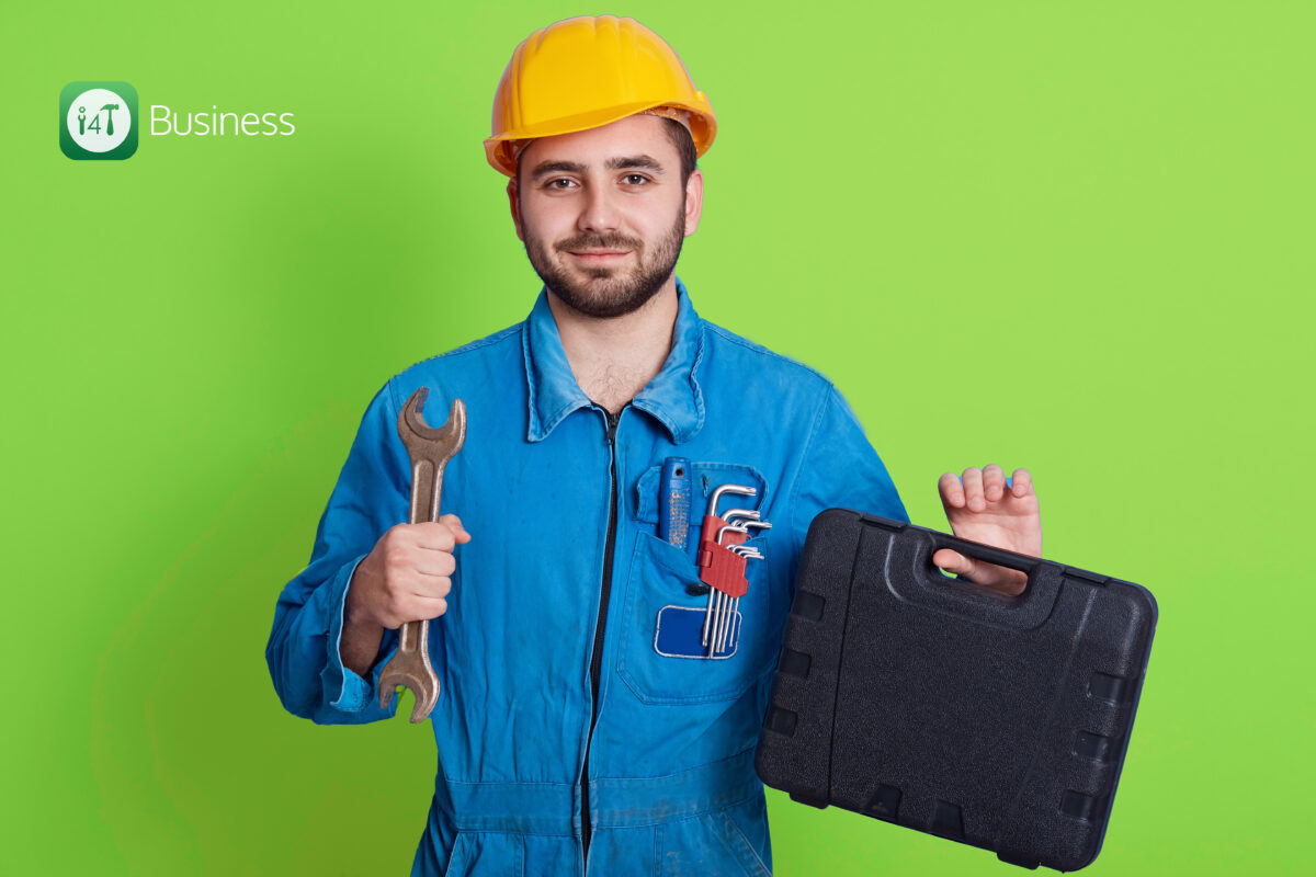 How to become a successful field service technician in 2023